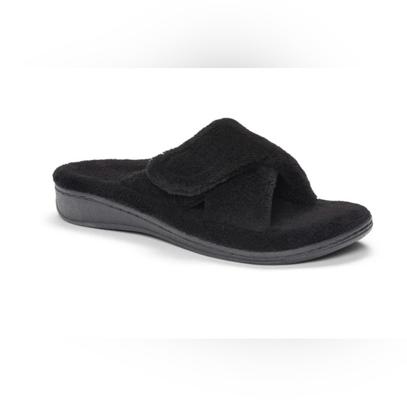 Vionic | Shoes | Vionic Black Relax Slippers 1 | Poshmark